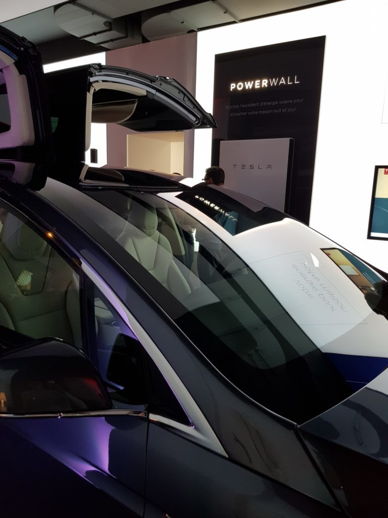 Inauguration du nouveau showroom Tesla dans Paris